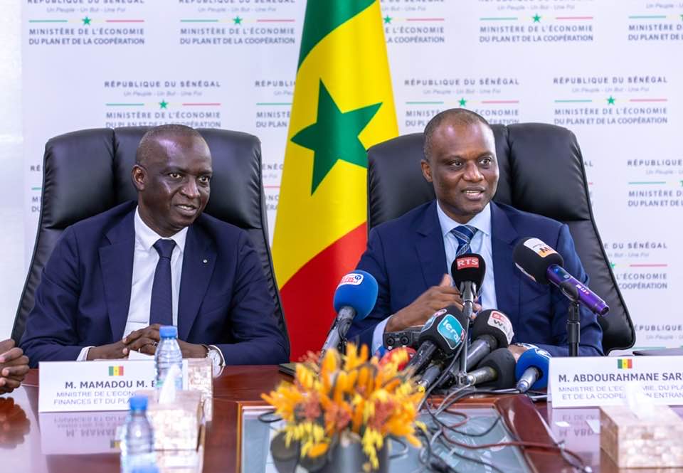 PASSATION DE SERVICE AU MINISTERE DE L’ECONOMIE, DU PLAN ET DE LA COOPERATION : Abdourahmane ...