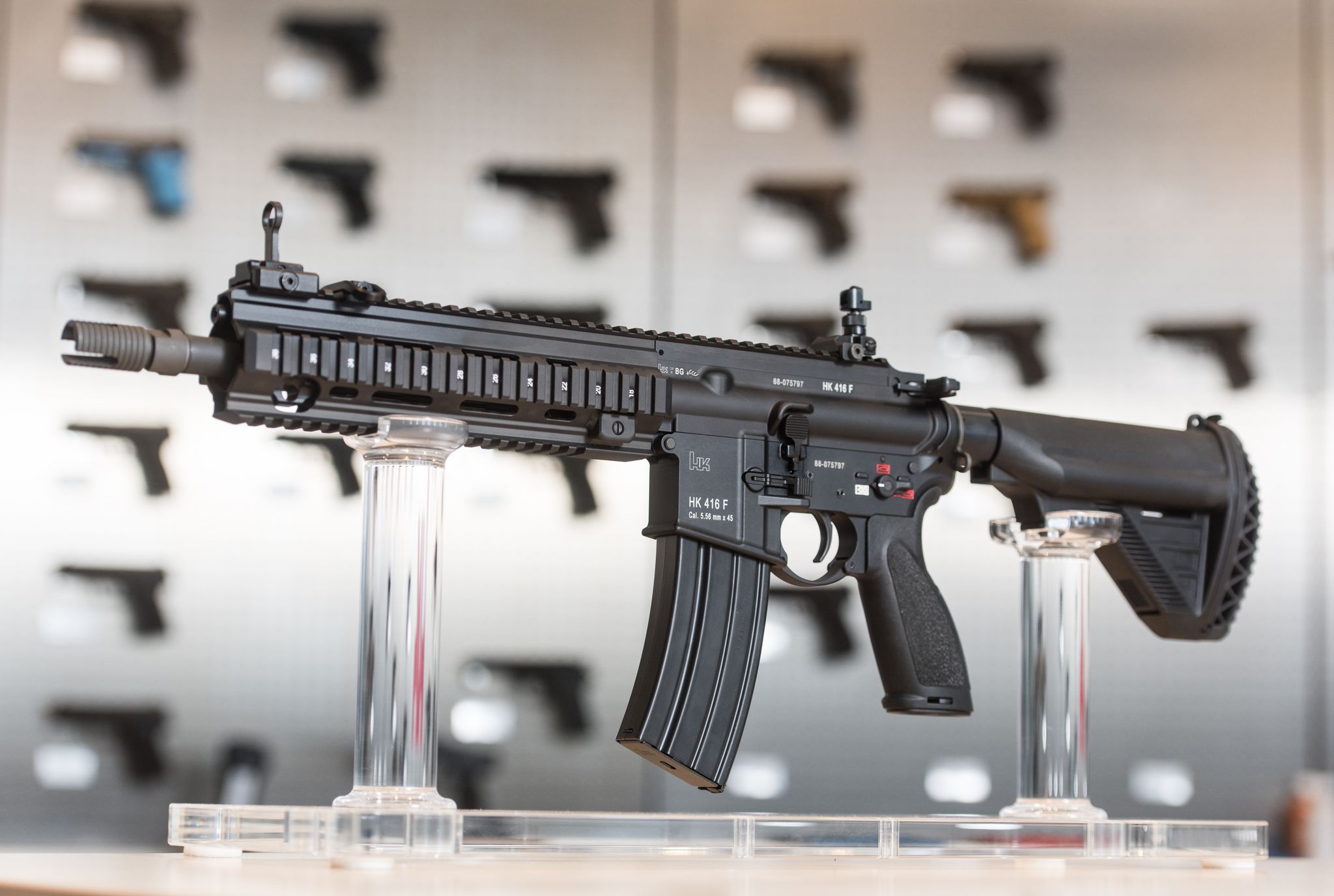 LES TYPES D’ARMES UTILISÉS PAR LES FORCES DE SECURITE ET DE DEFENSE :Un ...