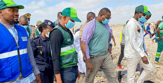 EN VISITE A MBEUBEUSS : Le ministre Balla Moussa Fofana promet de mettre un terme à la présence ...
